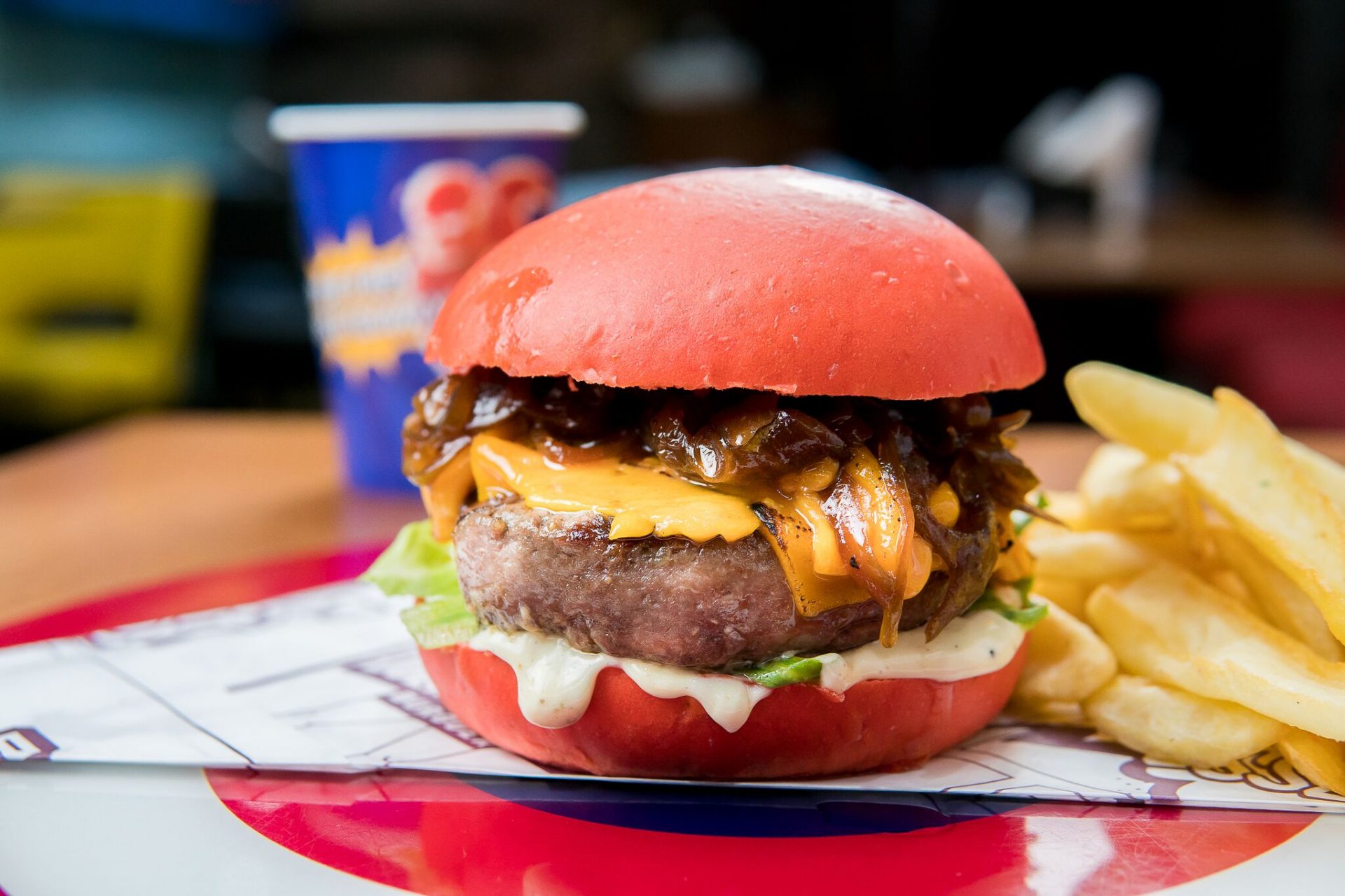 Dólar Furado comemora 1 ano com burger em dobro - Dicas da Capital ...