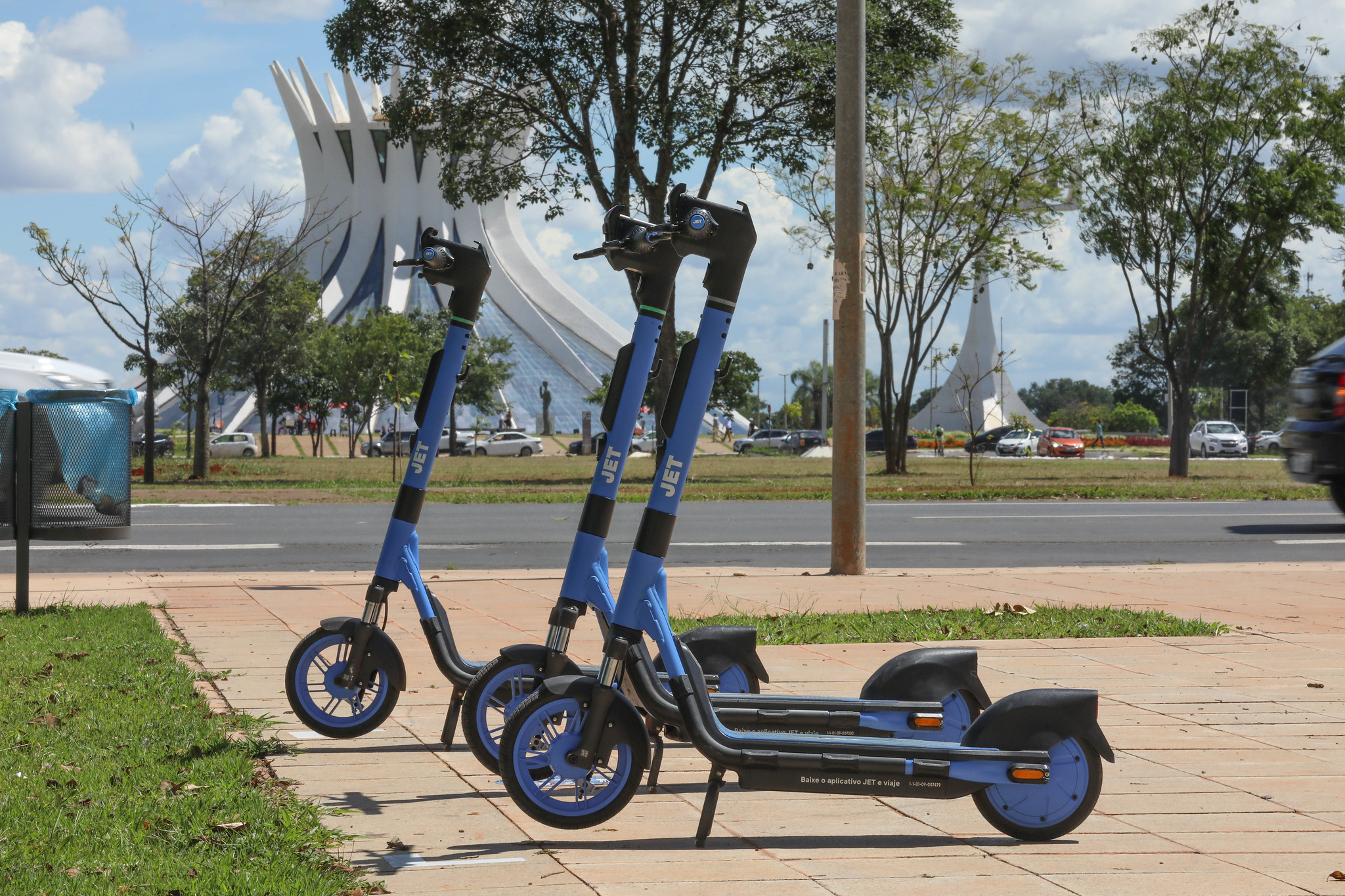 Patinetes elétricas compartilhadas fazem sucesso no DF. Saiba como usar ...